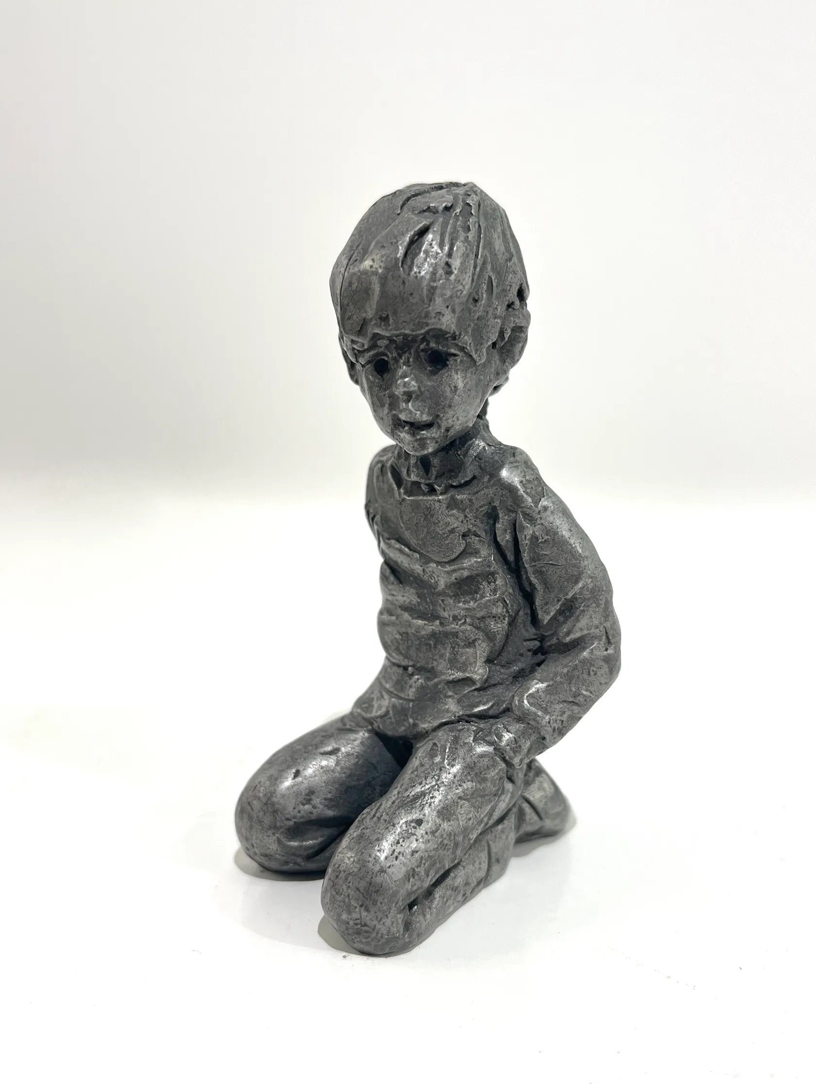 KEN KENDALL - Jamie Kneeling | International Art Centre